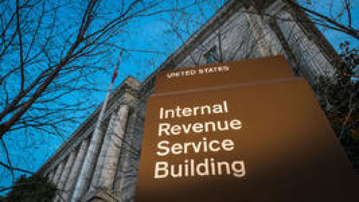 El IRS prioriza combatir la inmigración sobre la evasión fiscal ...
