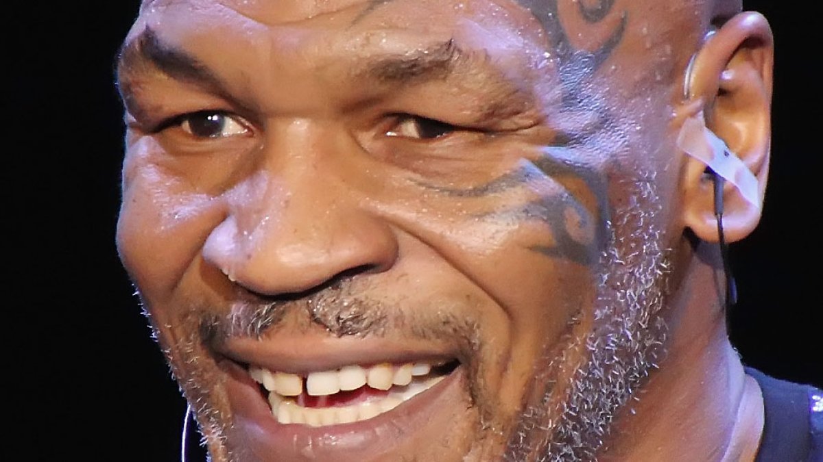 Video Mike Tyson Golpea A Pasajero En Un Avión Telemundo Denver