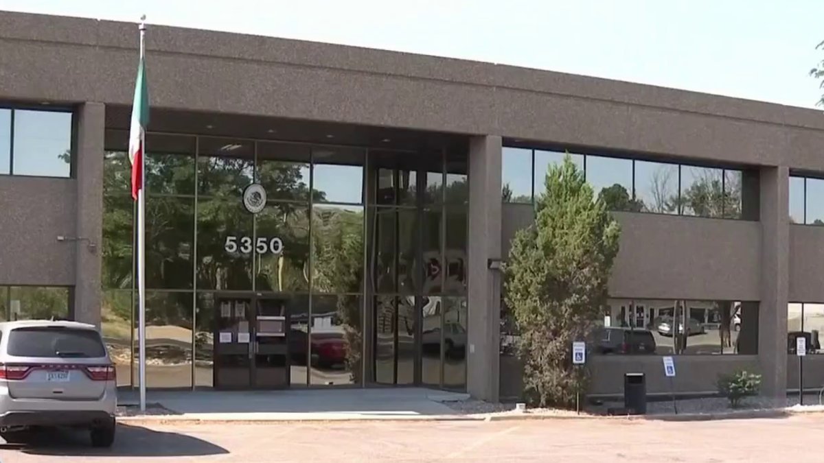 Con nuevos protocolos reabren Consulado de México en Denver tras brote ...