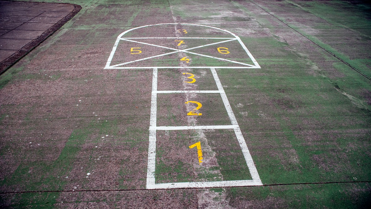 Colorado bate récord en tener la rayuela más larga del mundo con más de ...