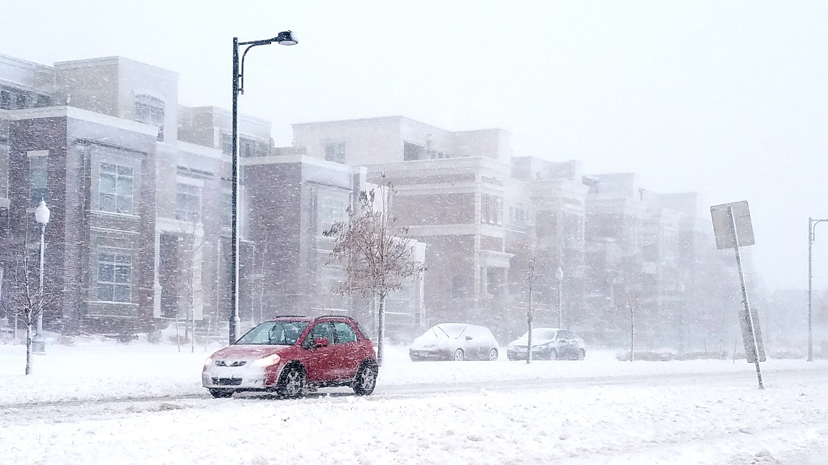 Condiciones de Blizzard provoca cierres de carreteras y cancelaciones ...