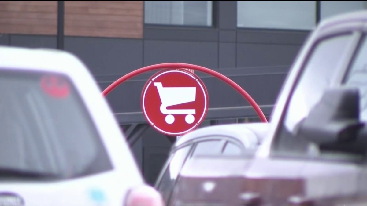 Algunas tiendas empiezan a cobran tarifa extra en Colorado – Telemundo ...