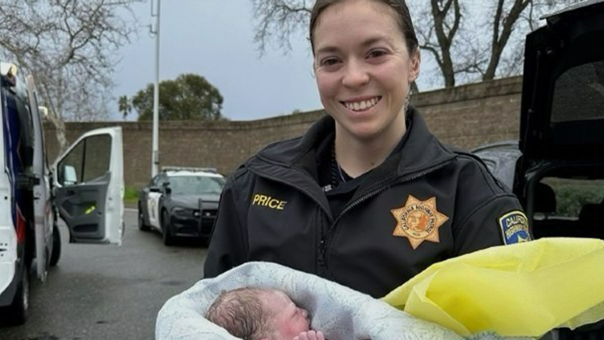 Sacramento: oficial de CHP ayuda a madre a dar a luz en carretera ...