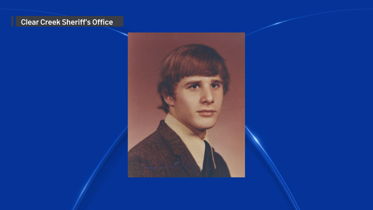 Identifican a hombre tras hallazgo de cráneo humano en Clear Creek ...