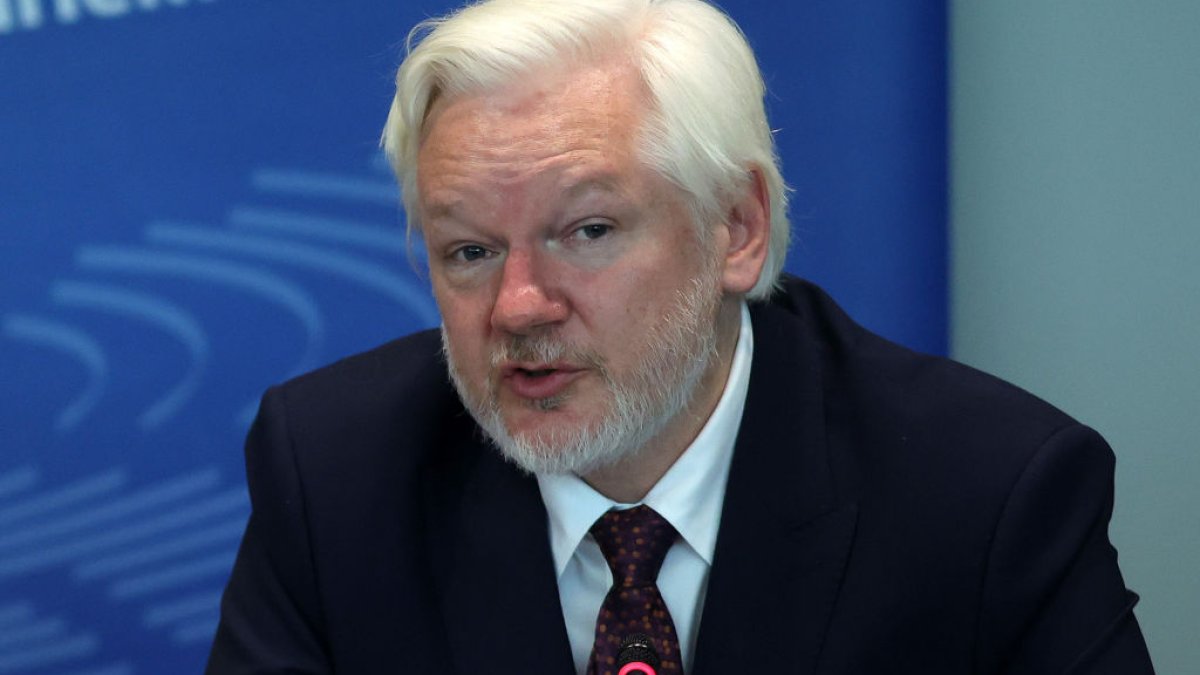 Julian Assange habla por primera vez tras quedar libre – Telemundo Denver