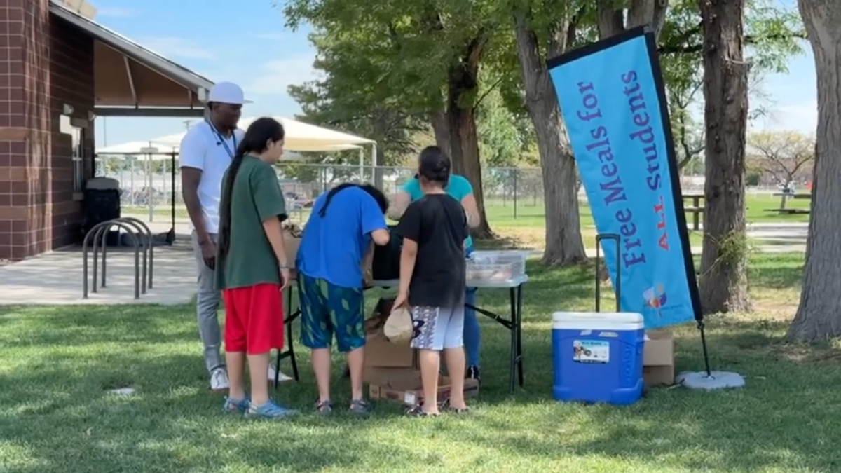 Programa ofrece alimentos gratuitos a niños y jóvenes en Colorado ...