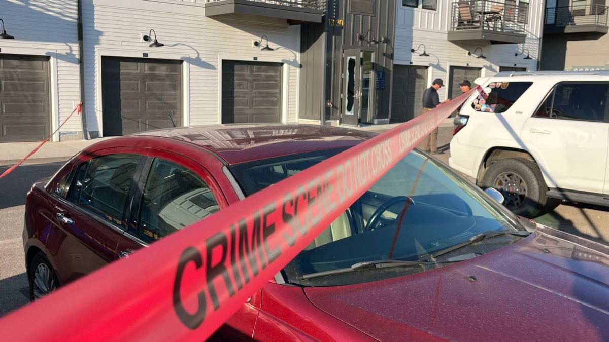 Arrestan a un hombre vinculado a un apuñalamiento fatal – Telemundo Denver