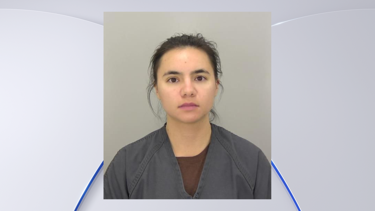 Detienen a maestra por presunto acoso y abuso de menor – Telemundo Denver